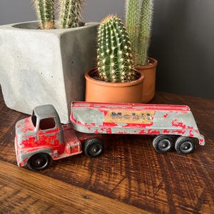 Vintage Metal Tootsietoy Mobil Gas Oil Tanker Truck, Made in Chicago ...