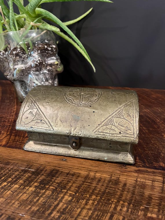 Handcrafted Tooled Metal & Wood Antique Jewelry Box o… - Gem