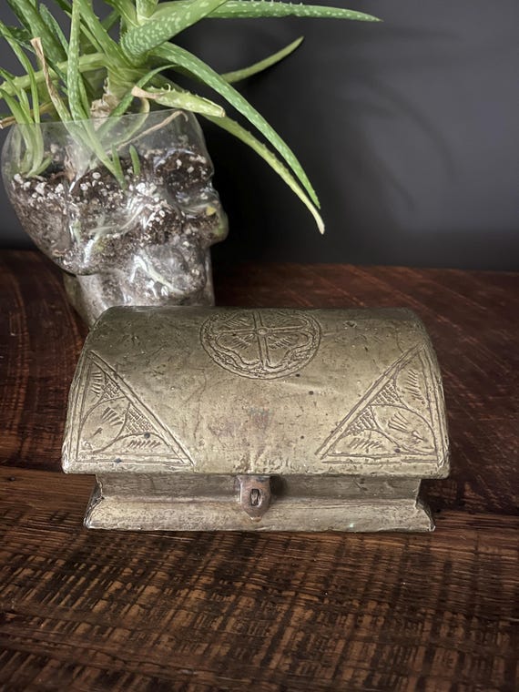 Handcrafted Tooled Metal & Wood Antique Jewelry Box o… - Gem