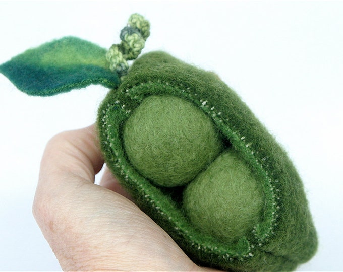 Two Peas in a Pod ... Green Felt Bouncy Balls Eco Friendly - Etsy