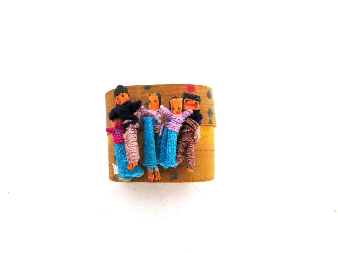 Tiny Box of 5 Vintage Worry Dolls - Etsy