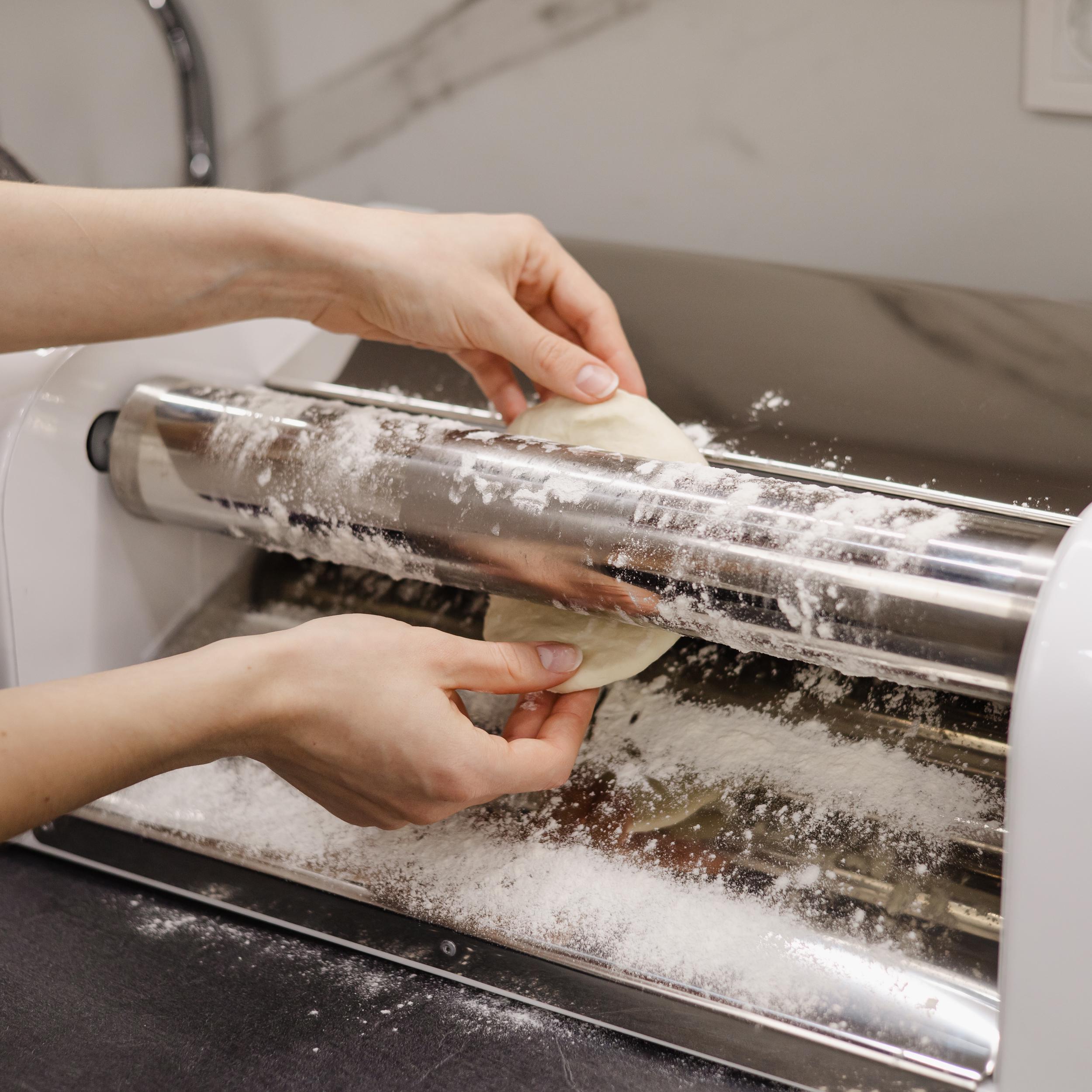 Dough Rolling Machine, Manual Dough Sheeter, Dough Roller, Pastry ...