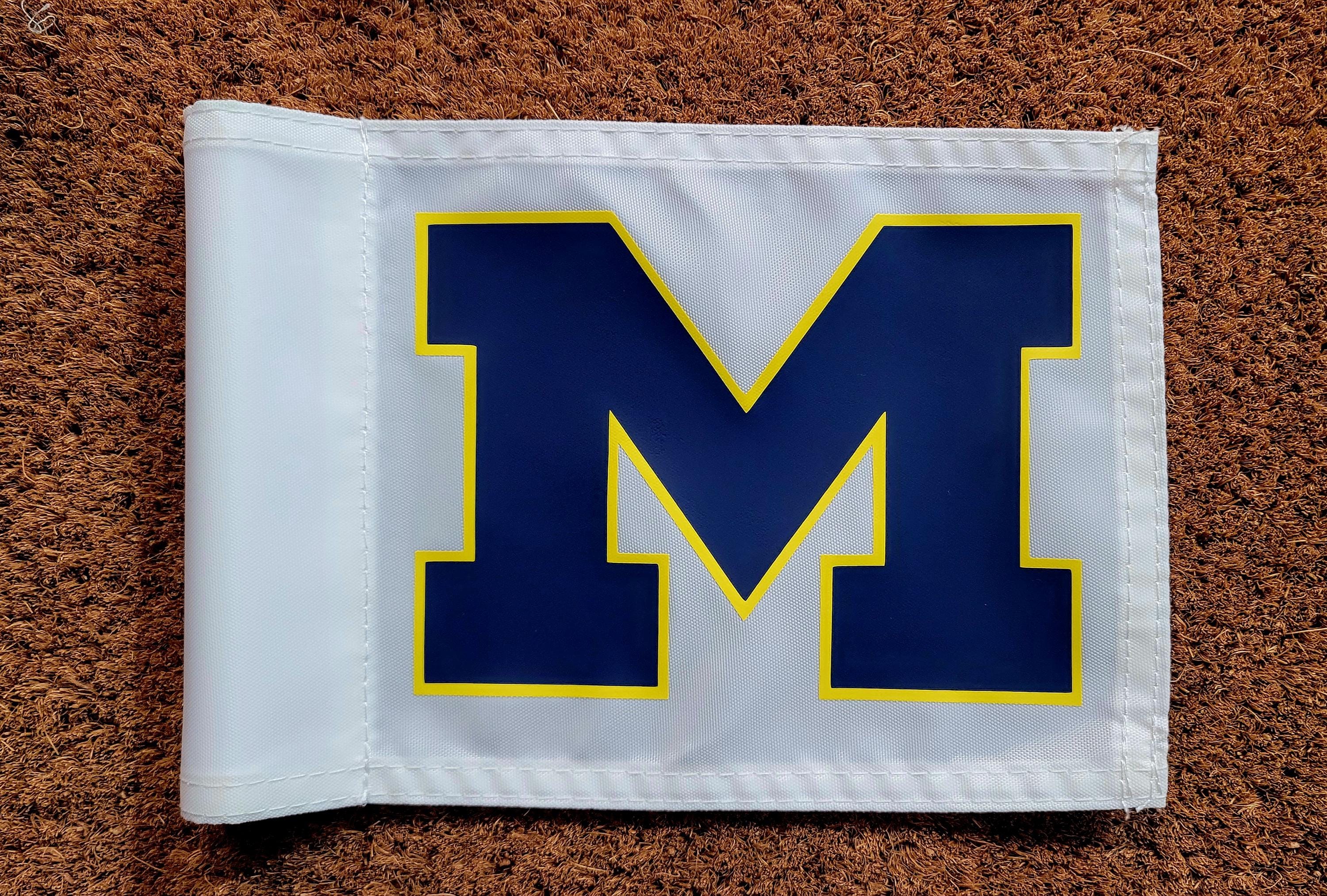 Set of 3 Custom Golf Flags / Mini Golf Putting Green Flags 6 X 8 - Etsy