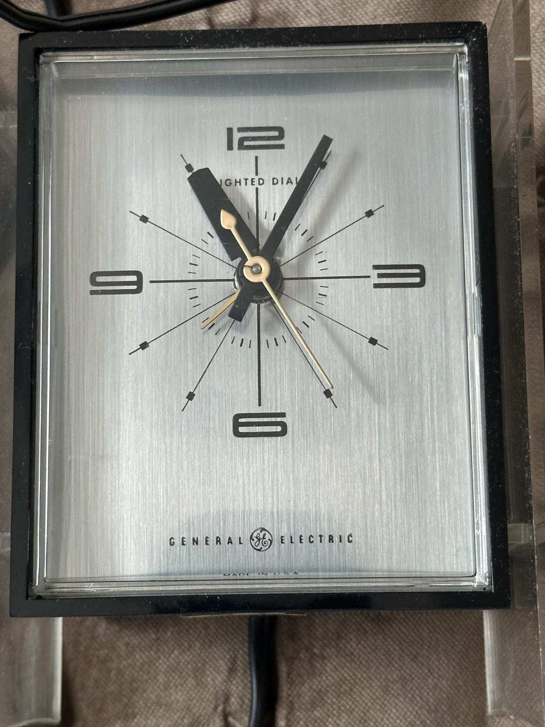 Mid Century Vintage General Electric Lucite Alarm Clock ---- Sooooo ...