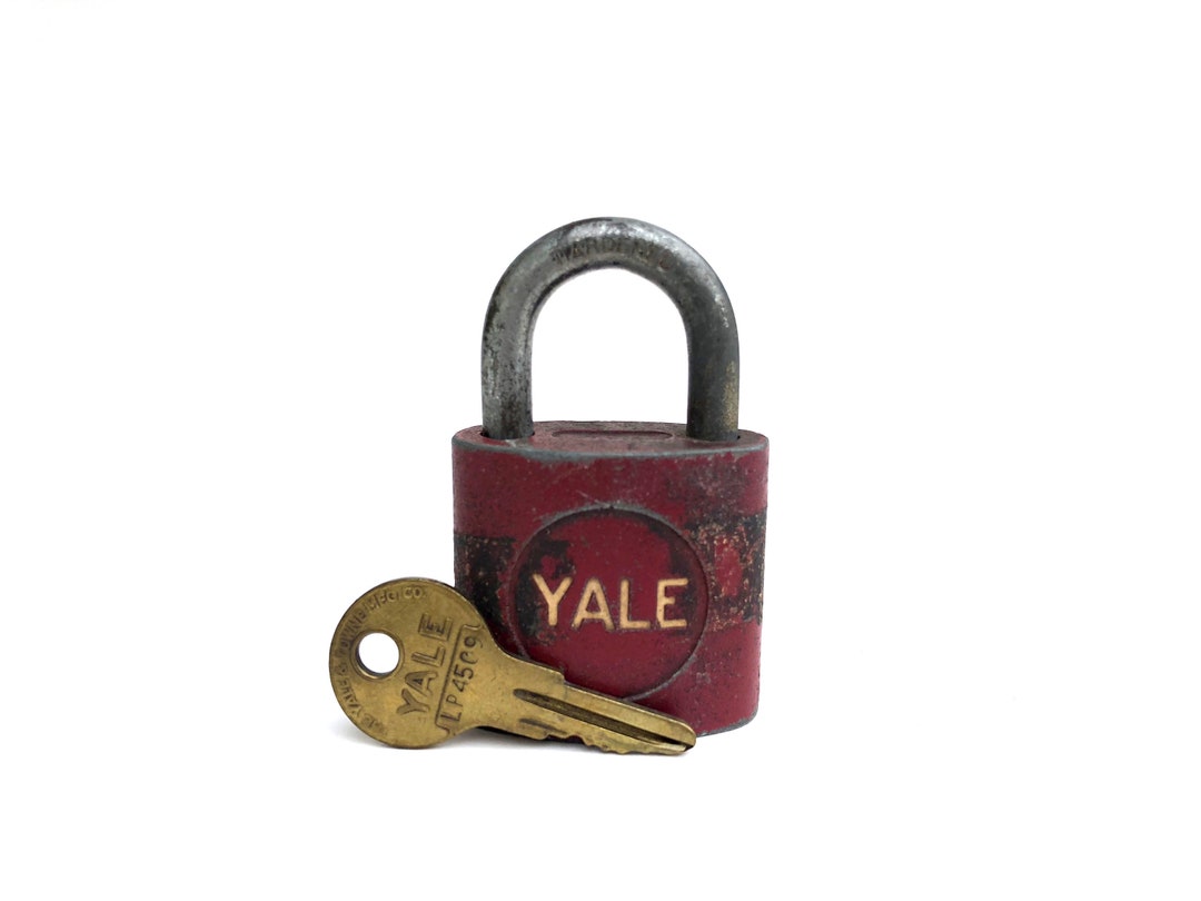 Vintage Red Metal YALE Lock~ Works W/ Original Key ~ Perfect Patina ...
