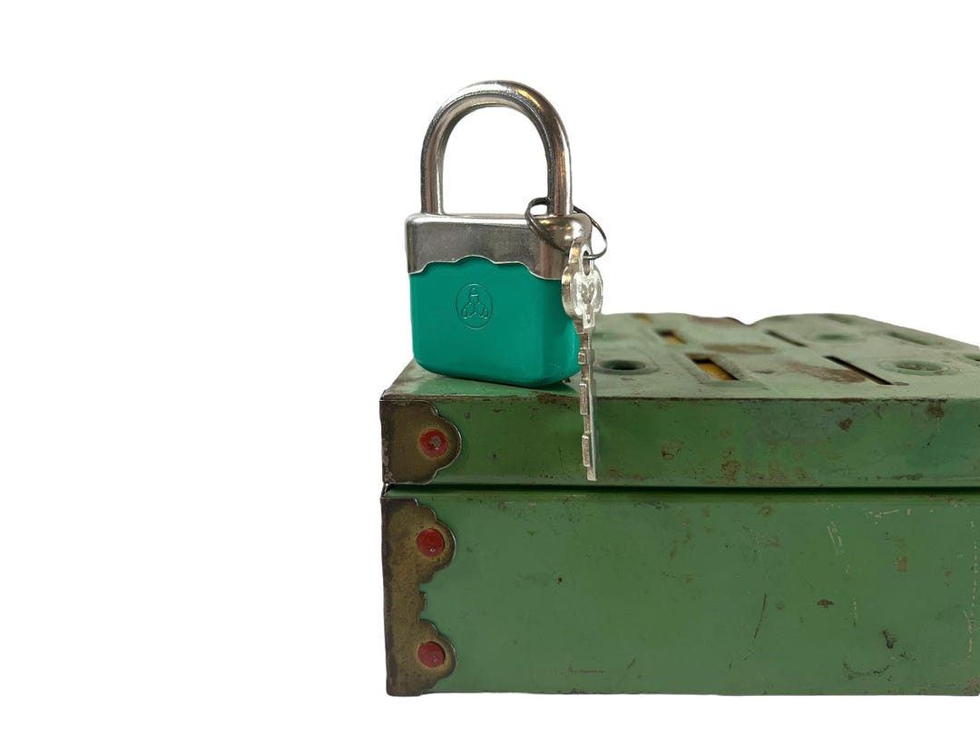 Vintage Green Metal Lock & Key~ Works W/ Original Key ~ Perfect Patina ...