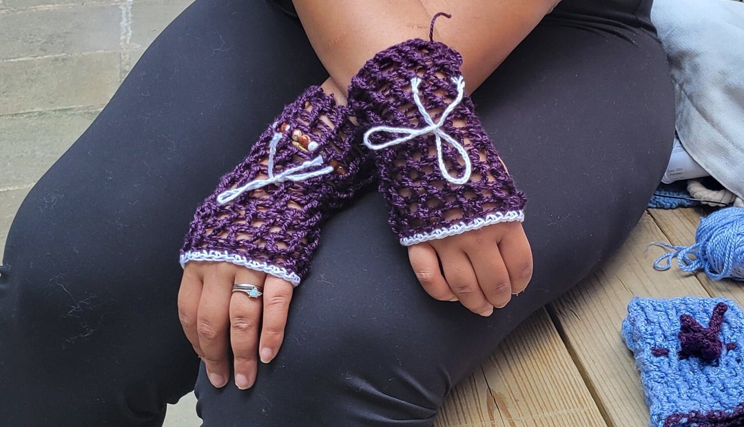 Soft Wool Lace Gloves, Coquette Fingerless Gloves, Plum Purple and ...