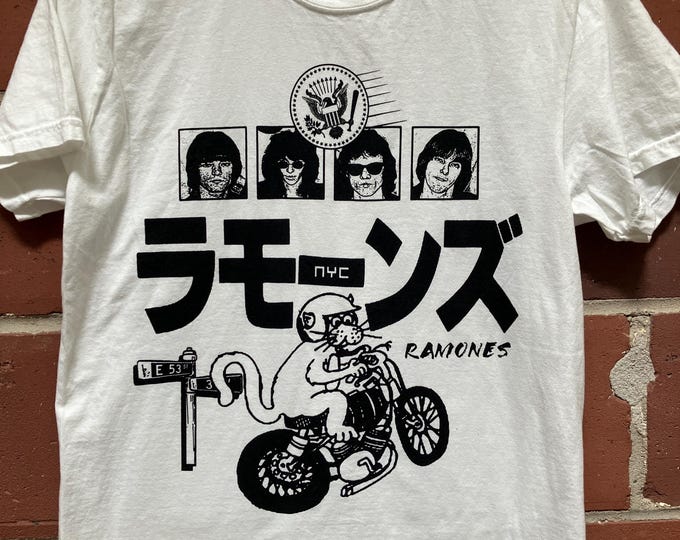 Ramønes Fan Art T-shirt - Etsy