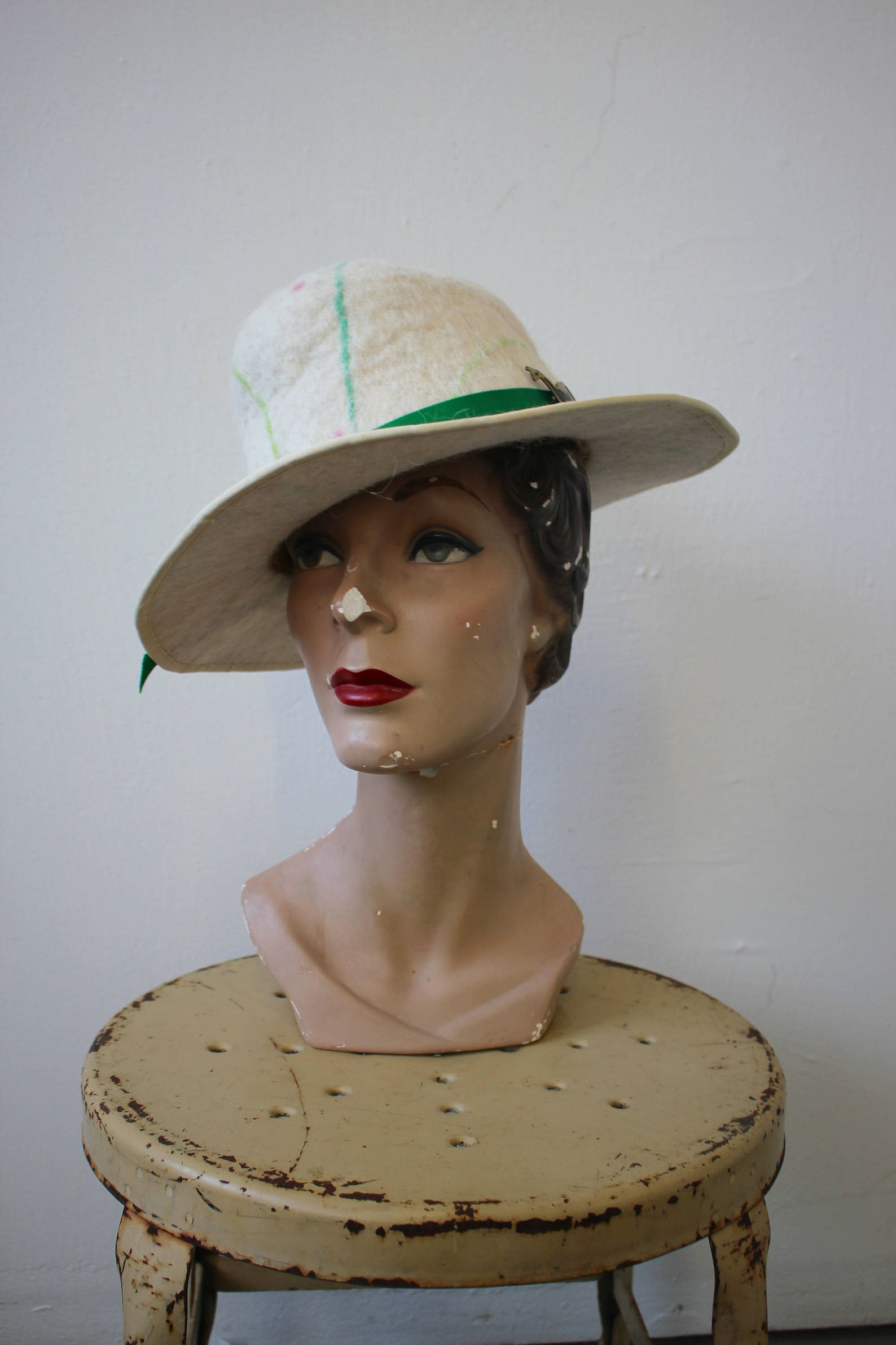 Vintage 1980s Hat / 80s Cream Felt Wool Hat / 80s Llama Hat by - Etsy