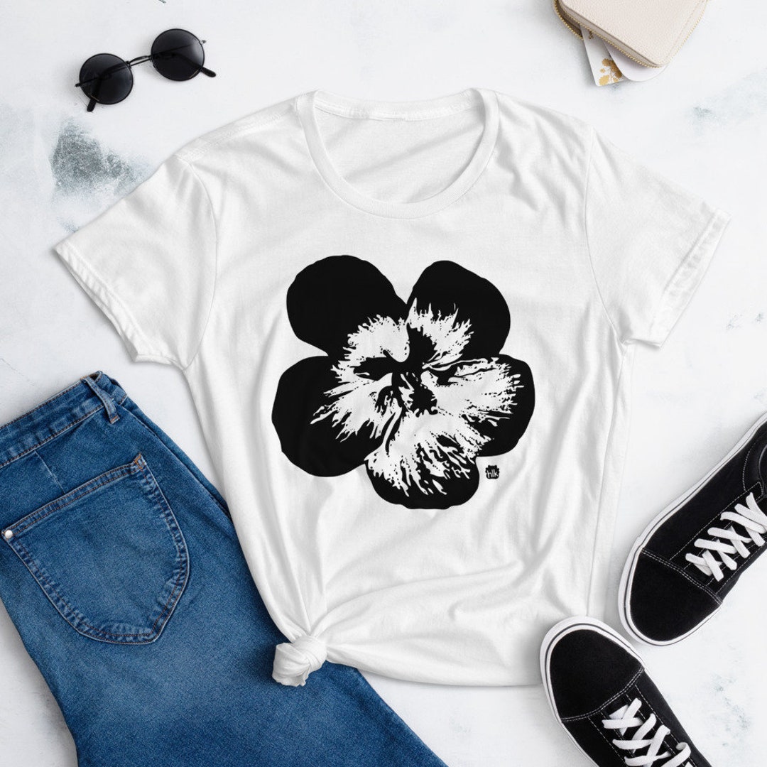 Black Flower Power T-shirt - Etsy