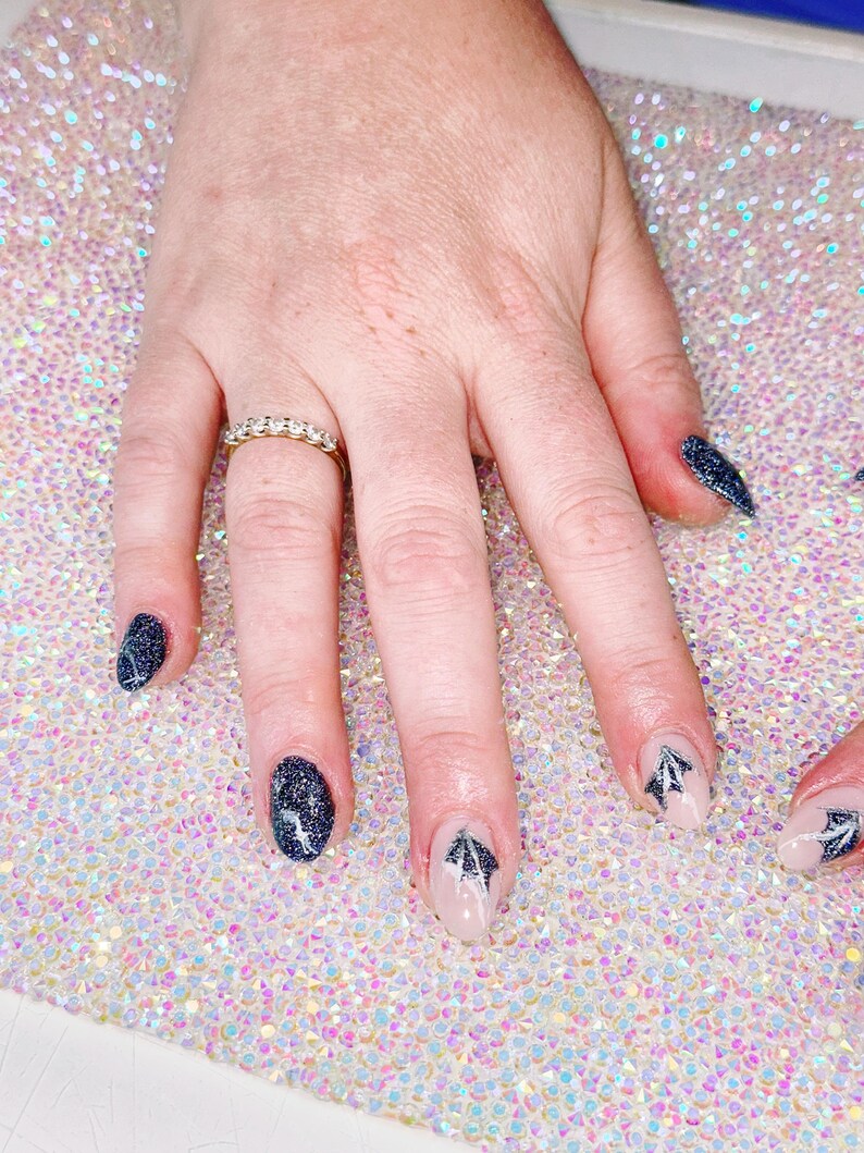 Hand Drawn Custom Press Ons - Etsy