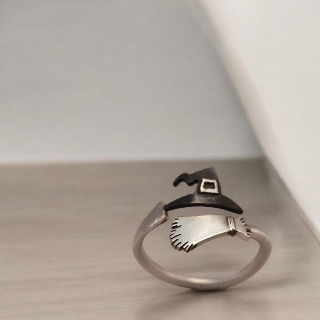 Halloween Ghost & Witch Broom Finger Rings Scary Face Pumpkin Hat Rings ...