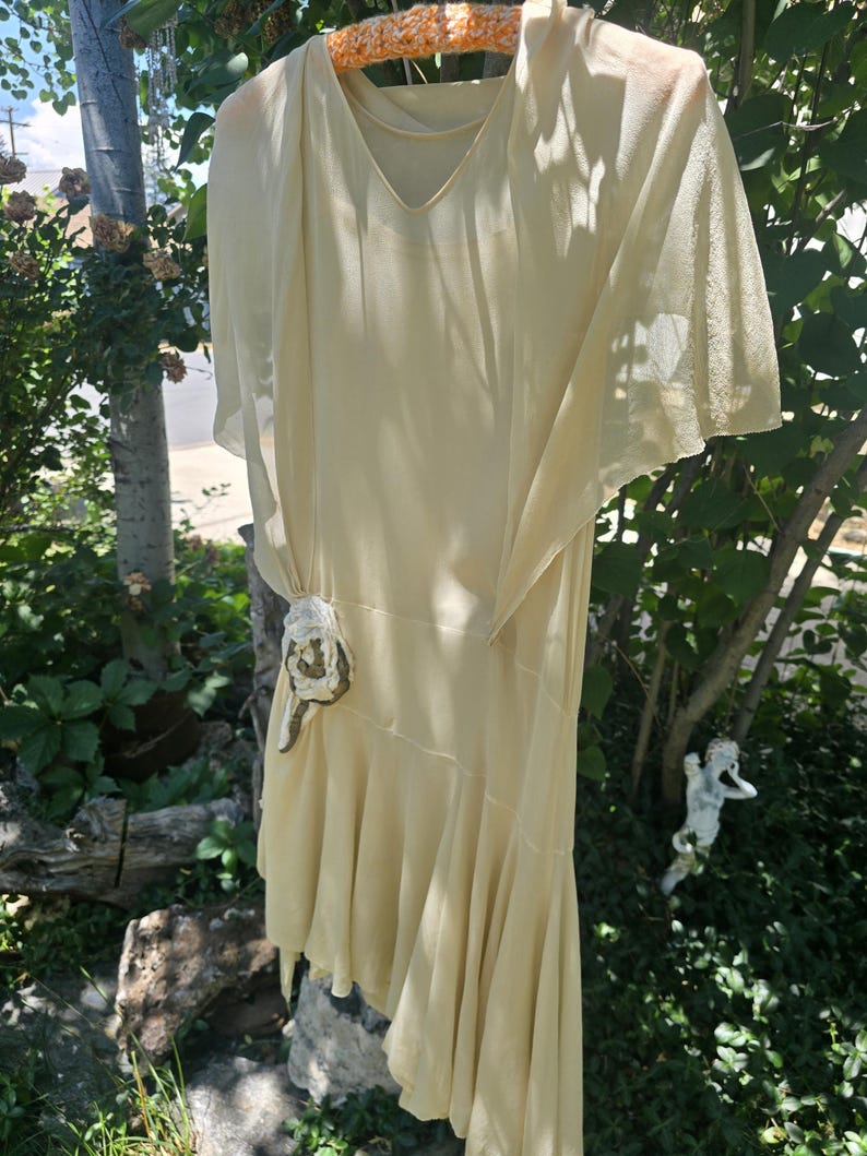 Late 20s Flapper Cream Chiffon Velvet Flower Flirty Dress Bridal Xs ...