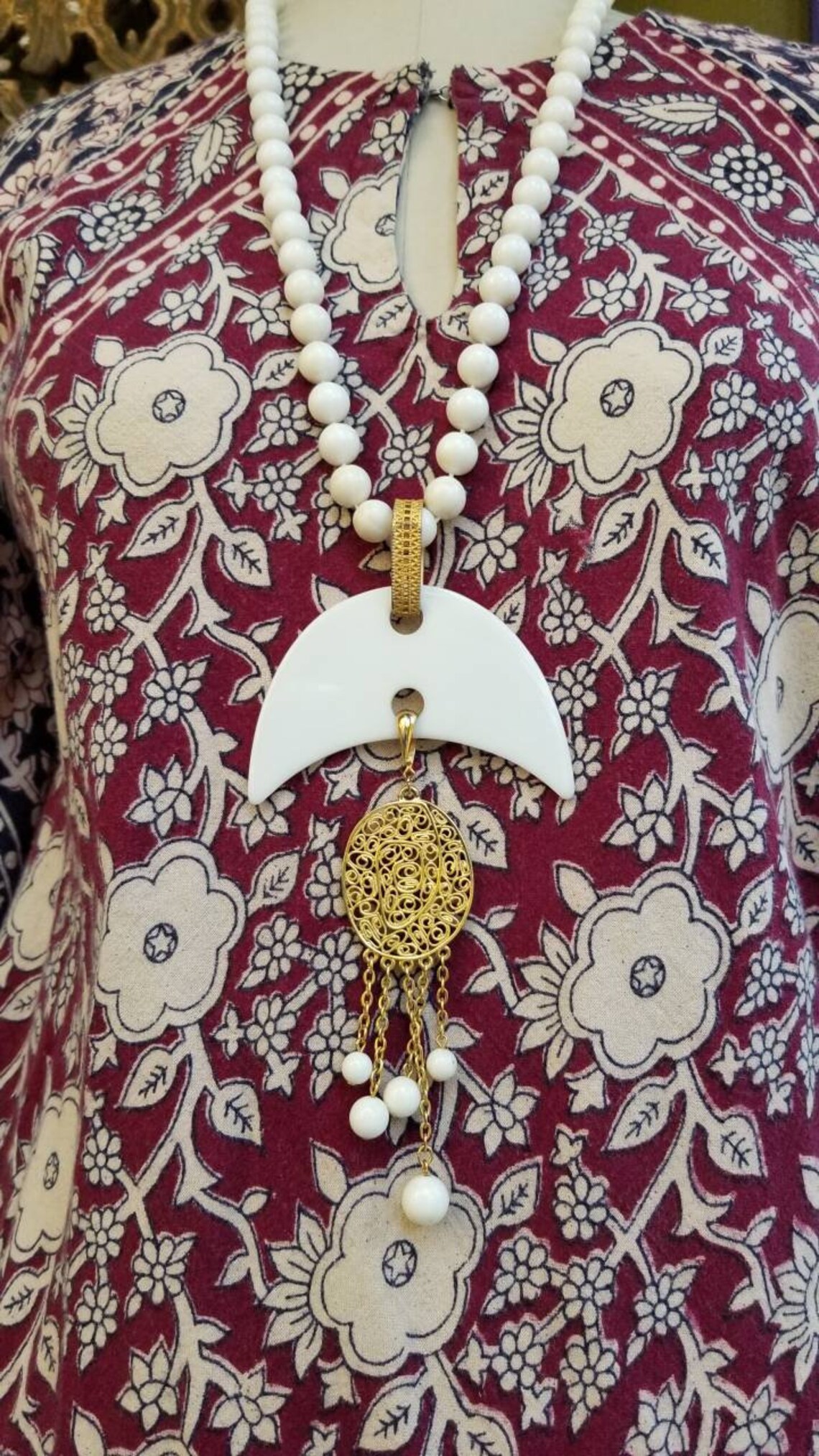 Weird 60s 1960s 70s 1979s Mod Necklace With Witchy Moon and Gold ...