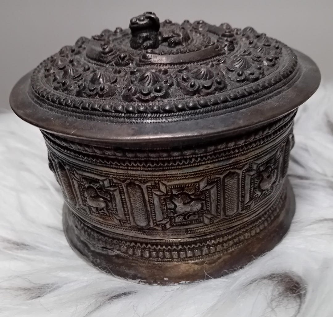 Ancient Large Silver Betel Nut Container, Laos 18th Century - Etsy