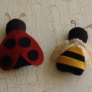 Primitive Bee - Etsy