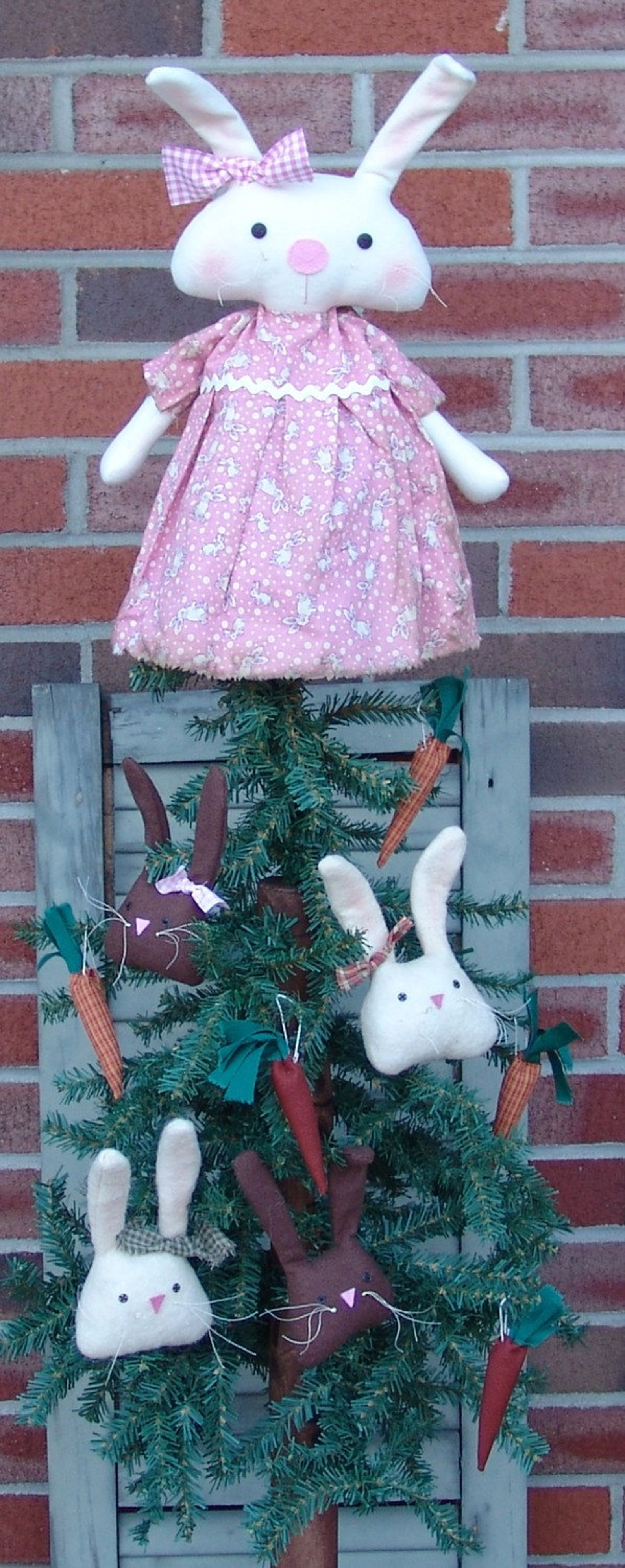 Easter Bunny Tree Topper and Carrot Ornaments Pattern, Primitive Easter ...
