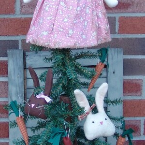 Easter Bunny Tree Topper and Carrot Ornaments Pattern, Primitive Easter ...