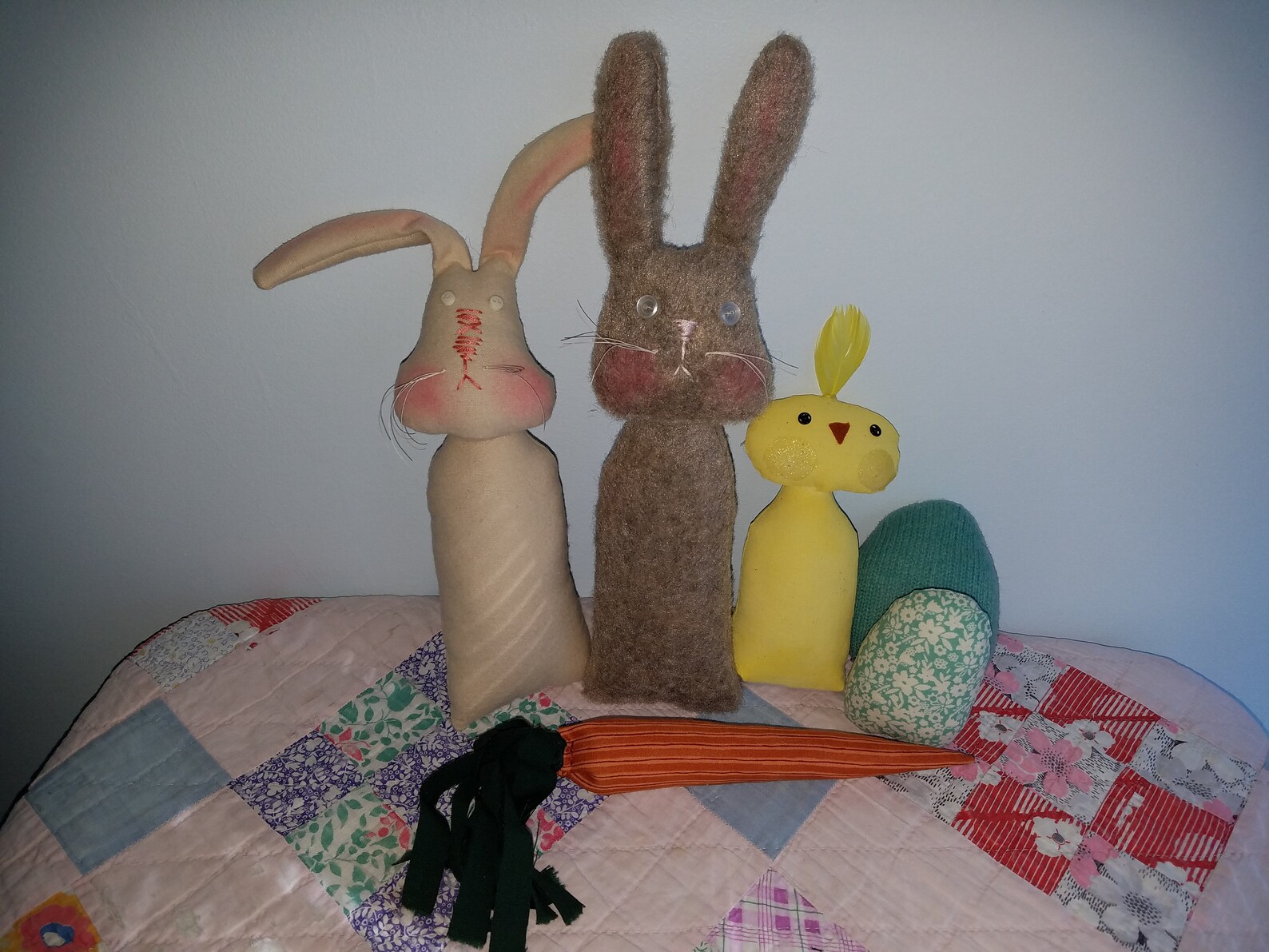 Primitive Easter Spring Pattern | Bunnies Chick Carrot Eggs Pattern ...
