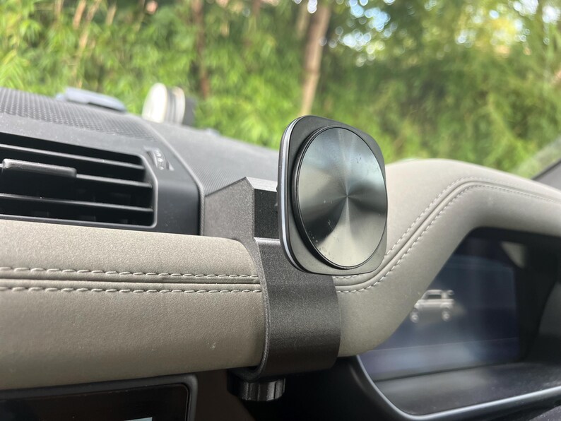 Dash Mount QI Wireless Magnetic Phone Holder Charger for Land Rover ...