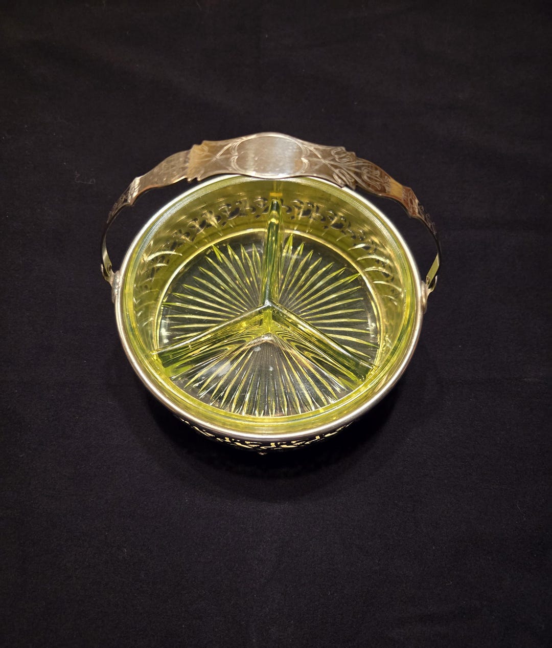 Vintage 1930's Uranium Glass Divided Relish/candy Dish in a Crarrying ...