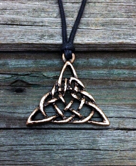 Celtic Triangle Knot