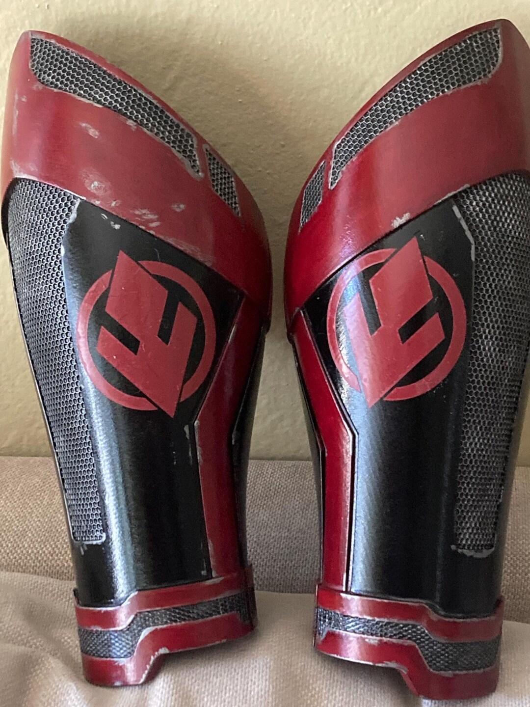 Cosplay Gauntlet Bracers: Superhero Costume Armor Pair - Etsy
