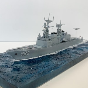 Handmade 1/700 Spruance-class Destroyer Model With Helicopter and Ocean ...