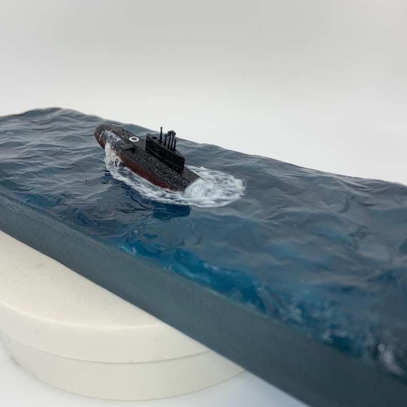 Kilo-class Submarine Model, Emergency Surfacing Diorama 1/700 Scale - Etsy