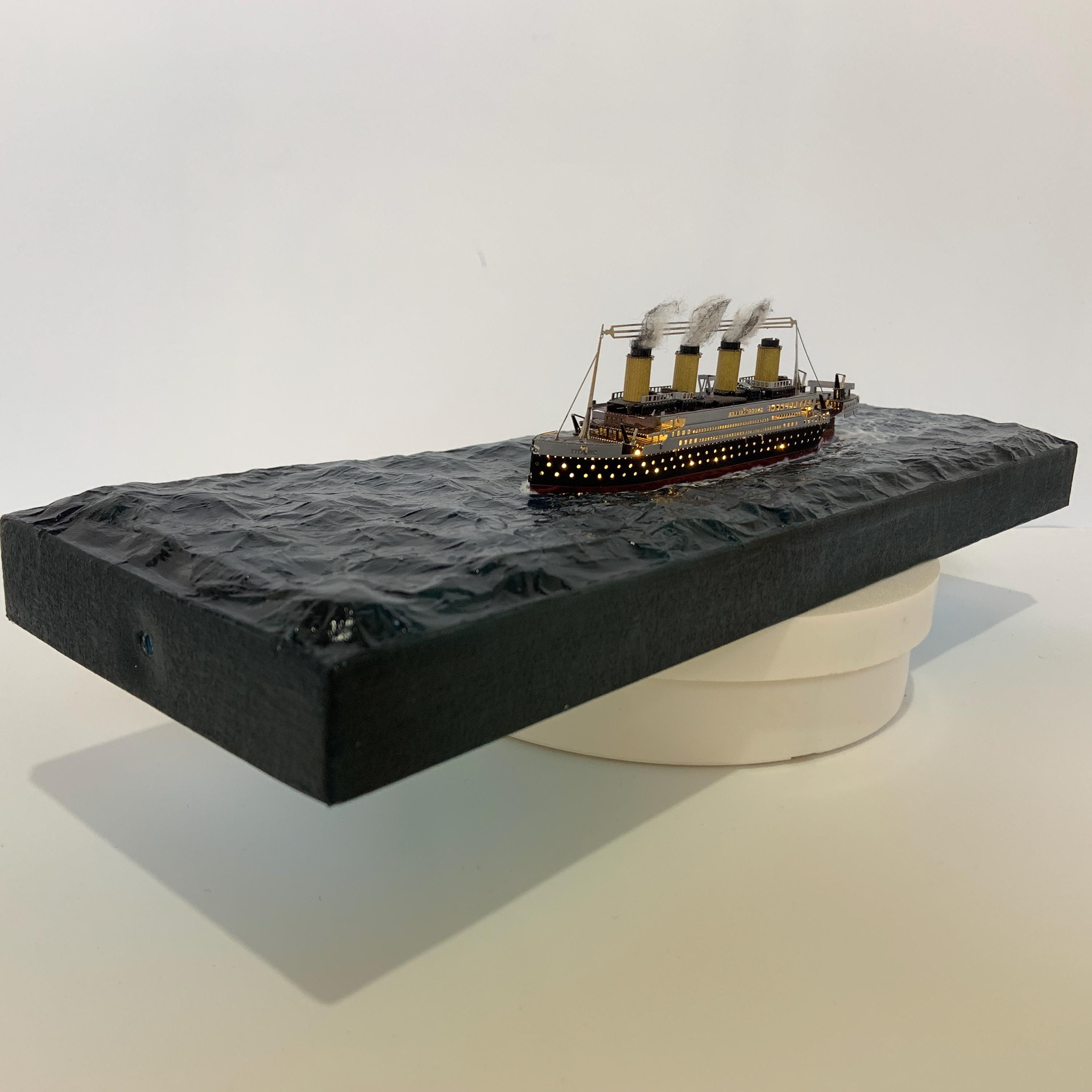 1:700 Scale Handmade Miniature RMS Titanic Model With Ocean Base ...