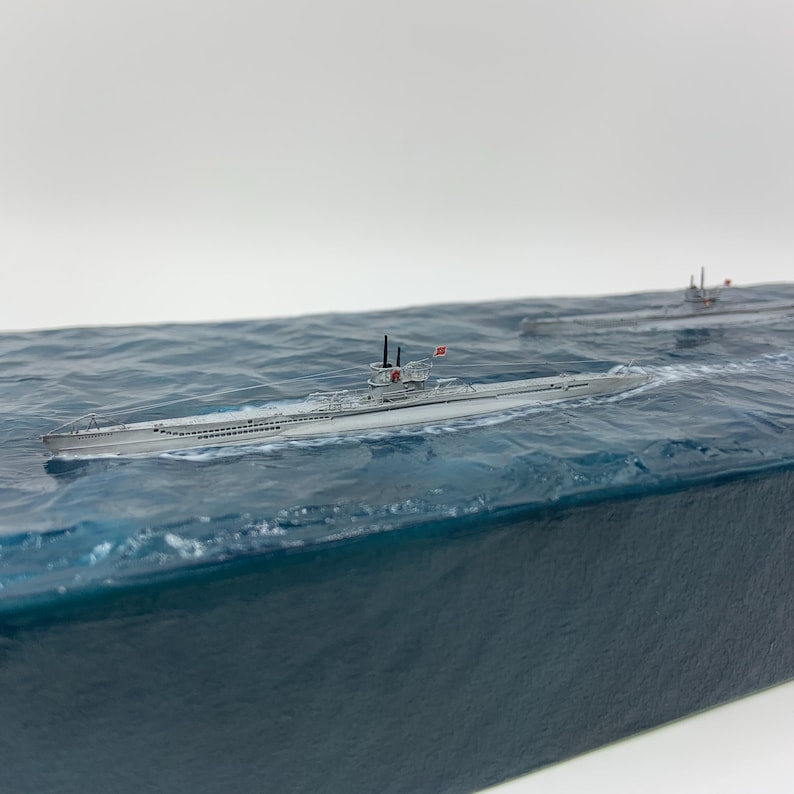 1:700 German U-boat Type VIIB Submarine With Water Diorama, U-47 WWII ...