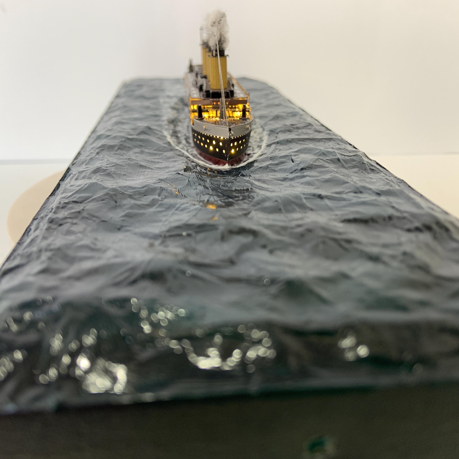 1:700 Scale Handmade Miniature RMS Titanic Model With Ocean Base ...