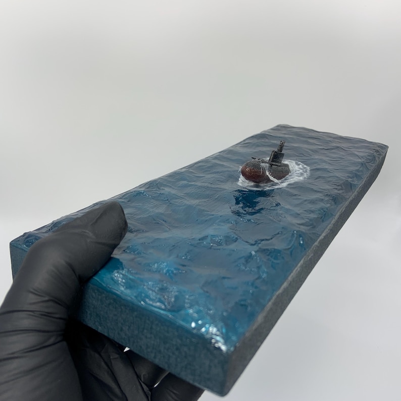 Kilo-class Submarine Model, Emergency Surfacing Diorama 1/700 Scale - Etsy
