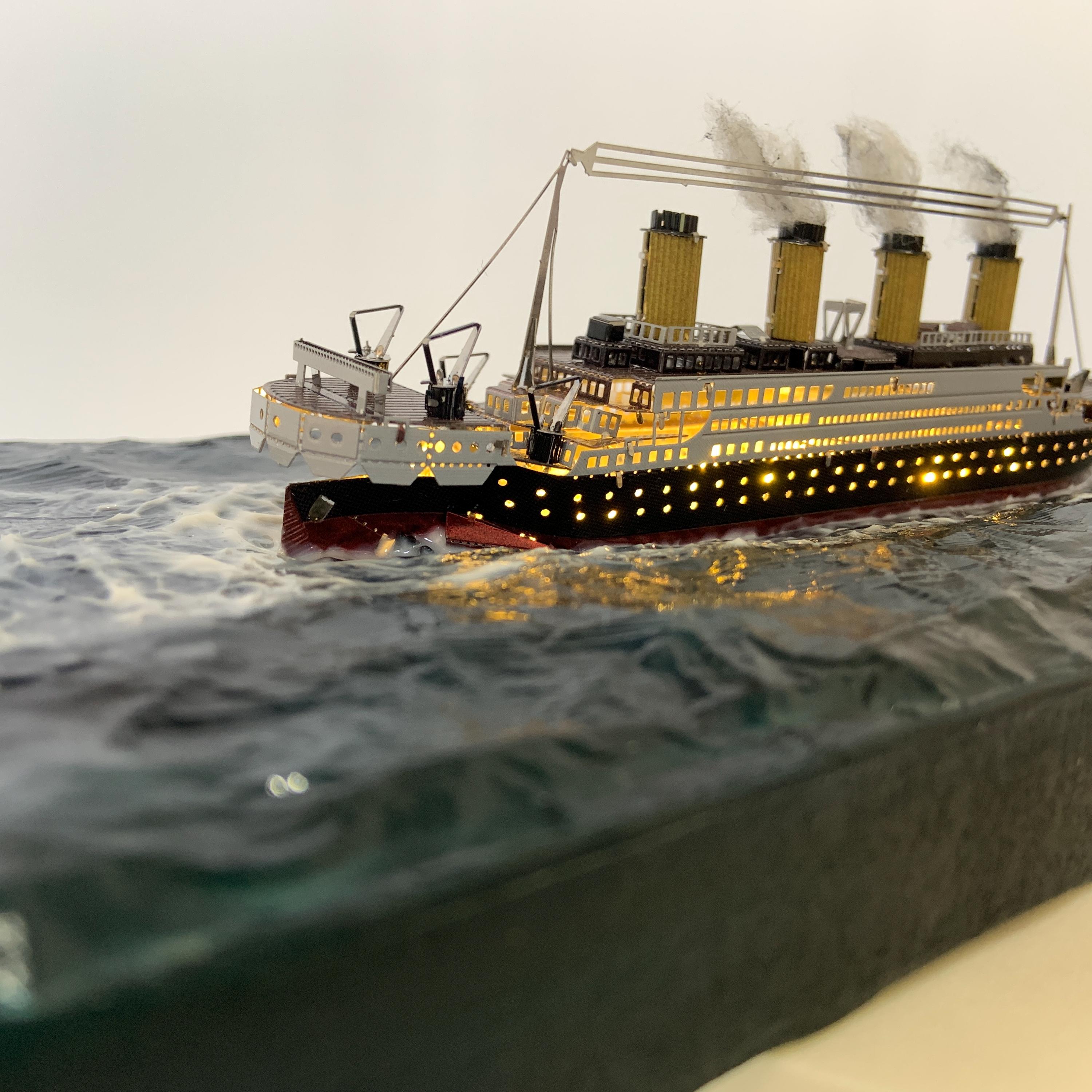 1:700 Scale Handmade Miniature RMS Titanic Model With Ocean Base ...