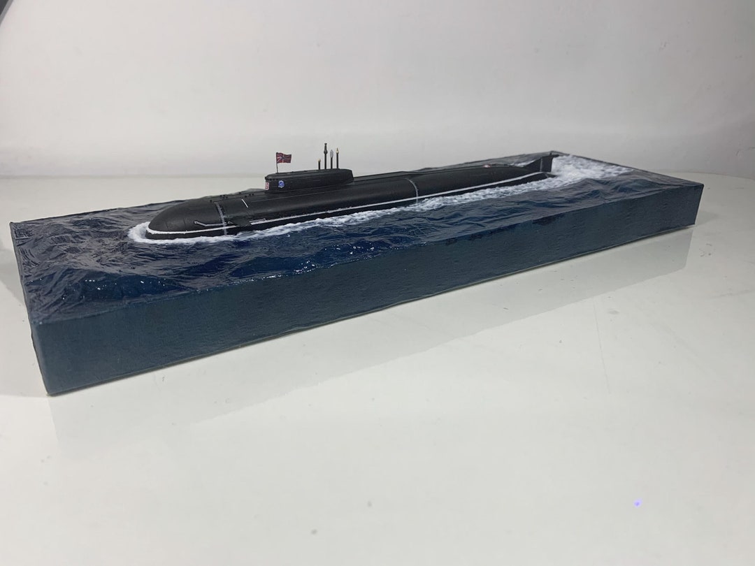 1/700 Oscar-class II Submarines Model With Ocean Base Soviet-russian ...