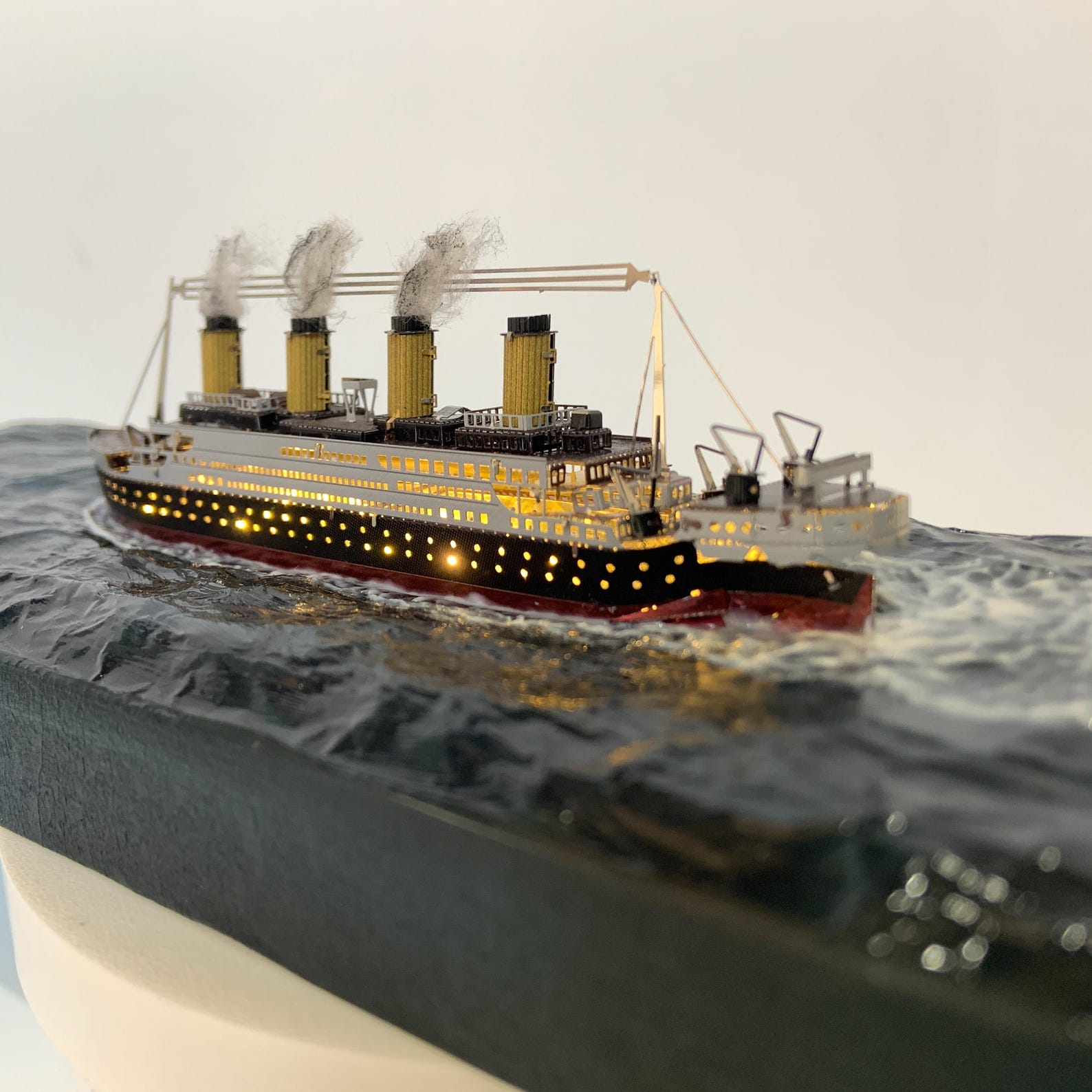 1:700 Scale Handmade Miniature RMS Titanic Model With Ocean Base ...