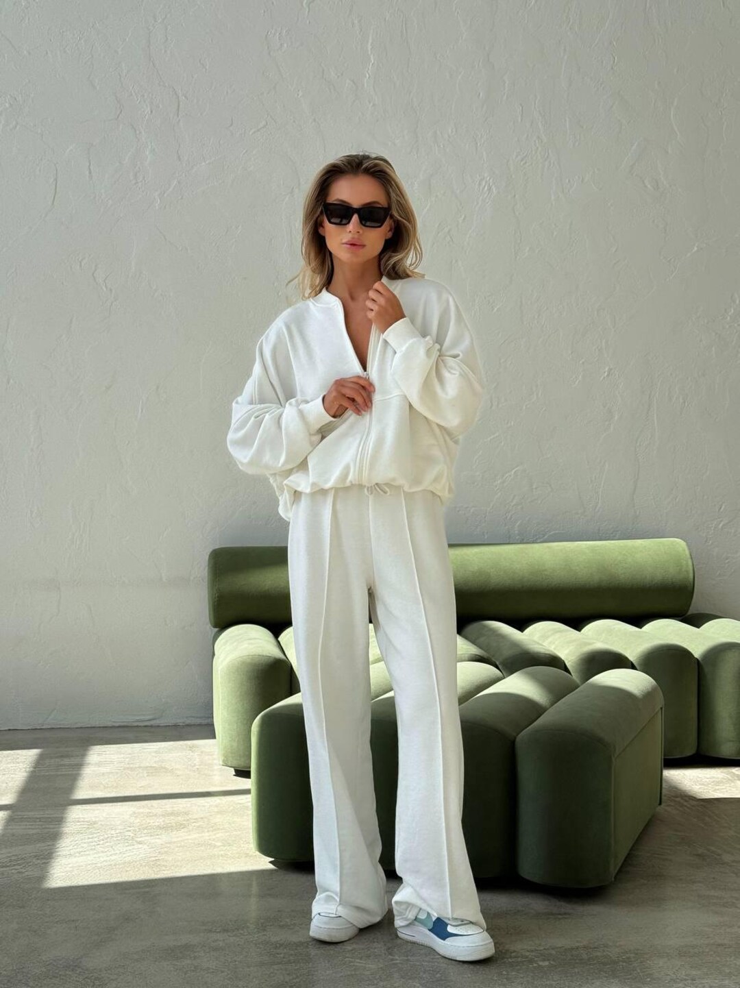 Women's Oversized Tracksuit With a Zip-up Jacket and Palazzo Pants ...