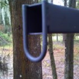 EZ Hanger Portable Tree Limb for Garden and Landscape Hunting Camping ...