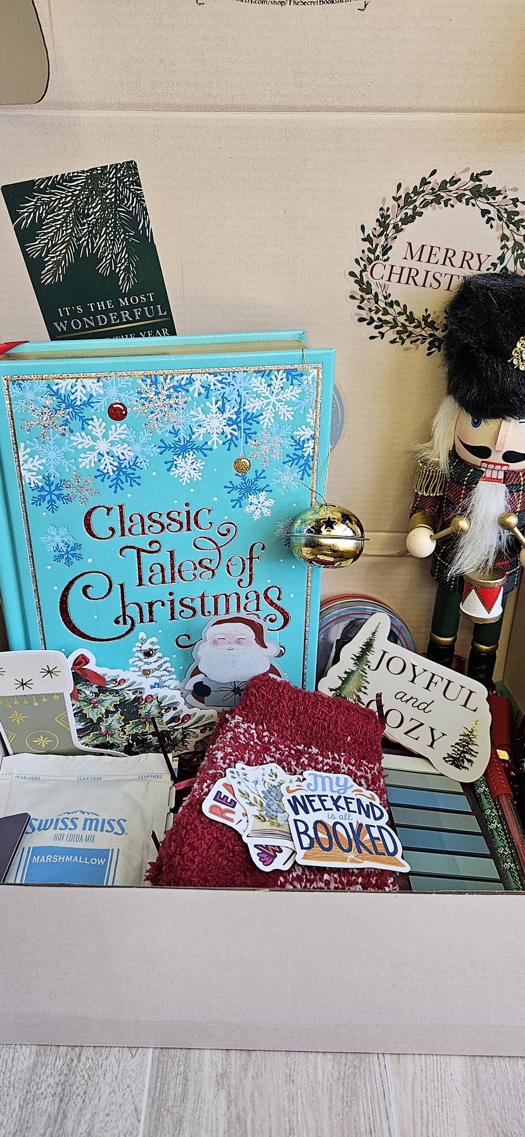 Classic Christmas Book Box - Etsy