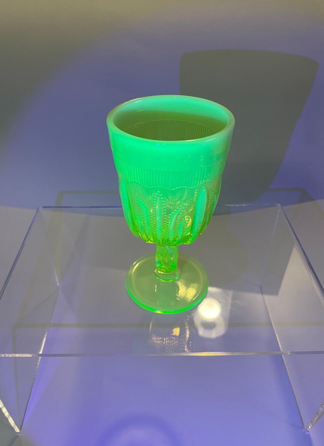 Fenton, Cactus Pattern, Opalescent Topaz Goblet, RARE, Uranium - Etsy