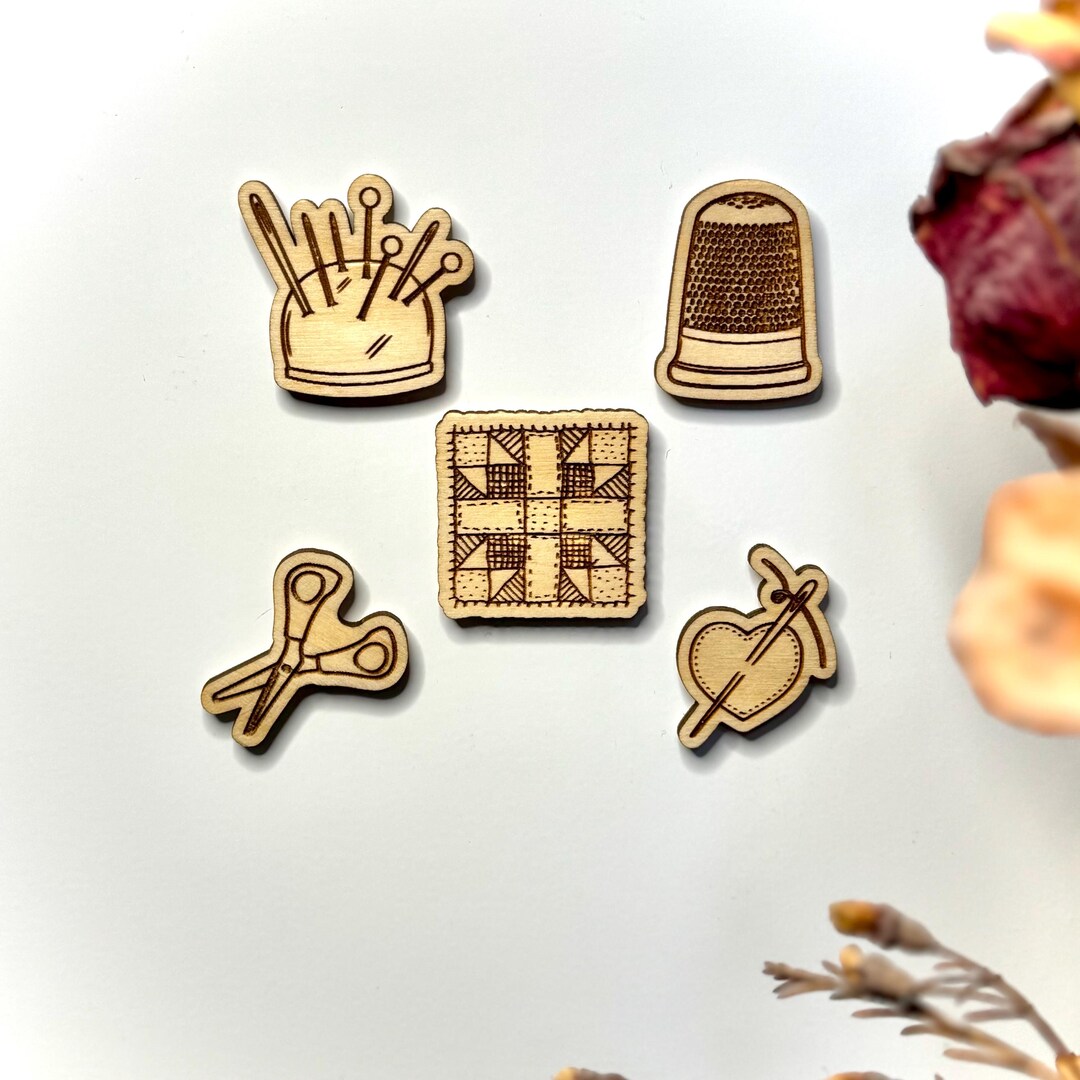 Set of 5 Knitting-themed Magnet Set – Quilt, Scissors, Thimble, Needle ...