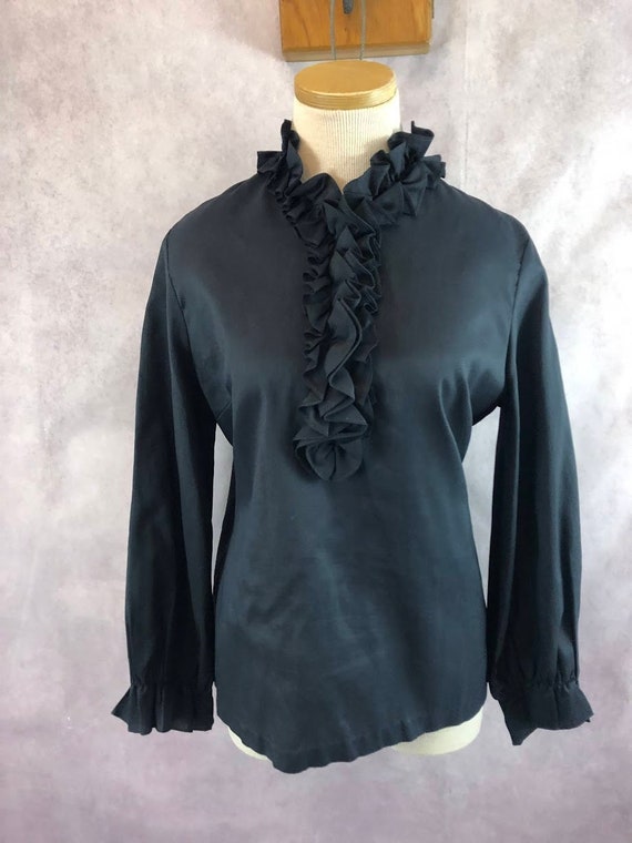 Vintage black ruffle - Gem