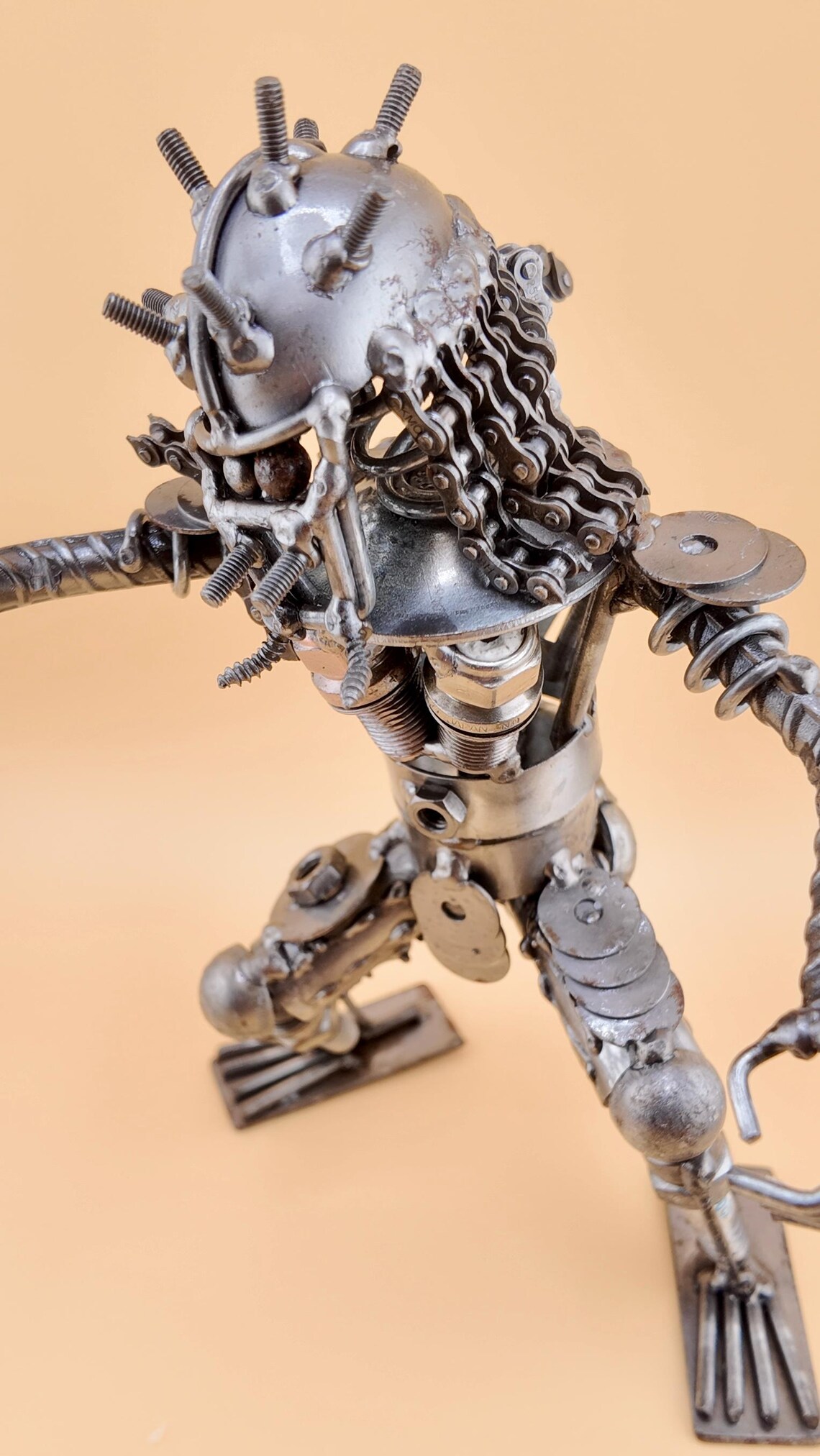 Metal Predator Sculpture- Alien Lover - Scrap Metal Art- Natural Gift ...