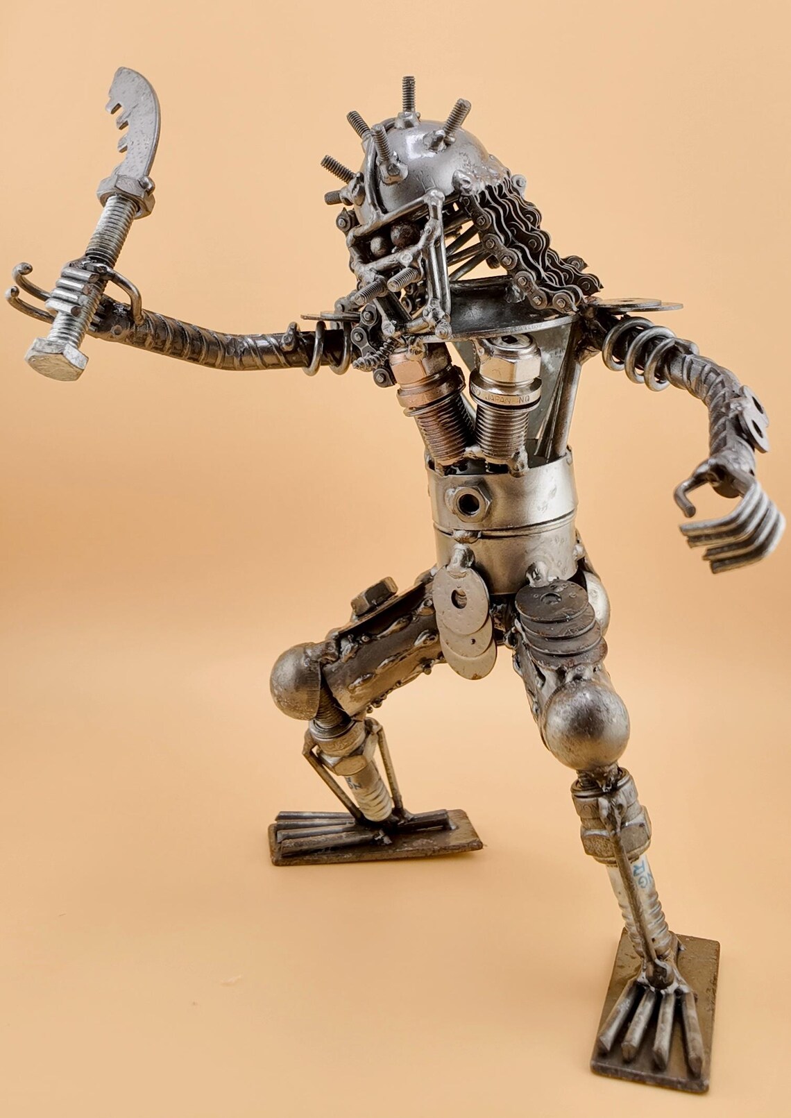 Metal Predator Sculpture- Alien Lover - Scrap Metal Art- Natural Gift ...