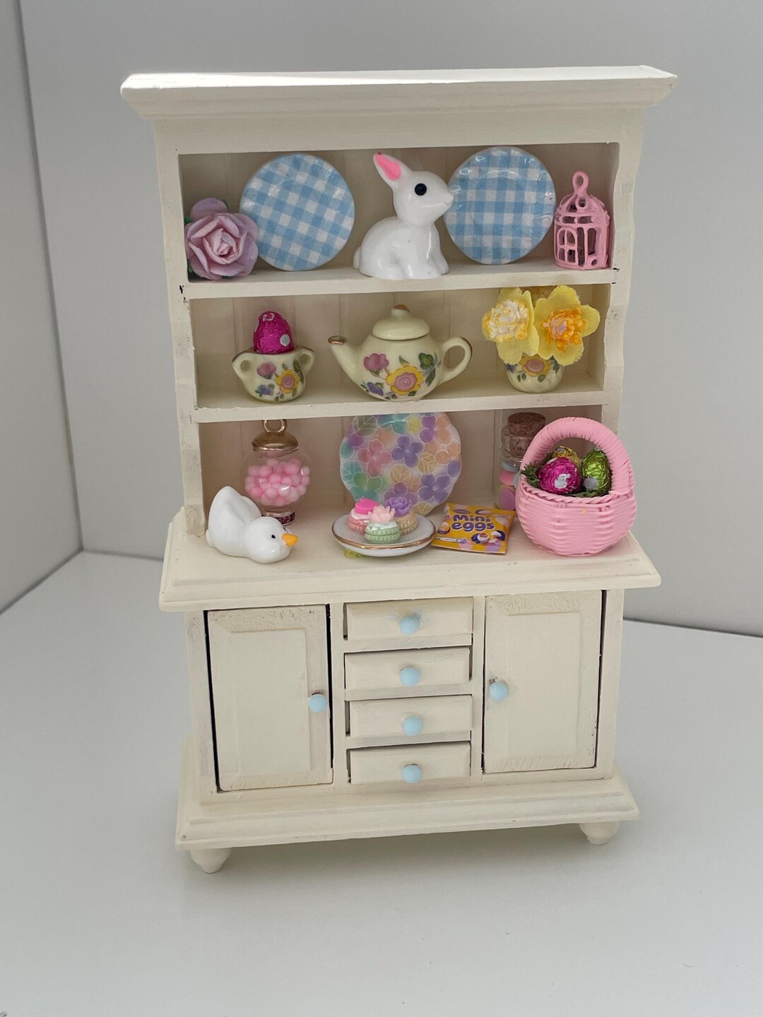 1/ 12 Scale Easter / Spring Theme Miniature Dolls House Dresser / Hutch ...