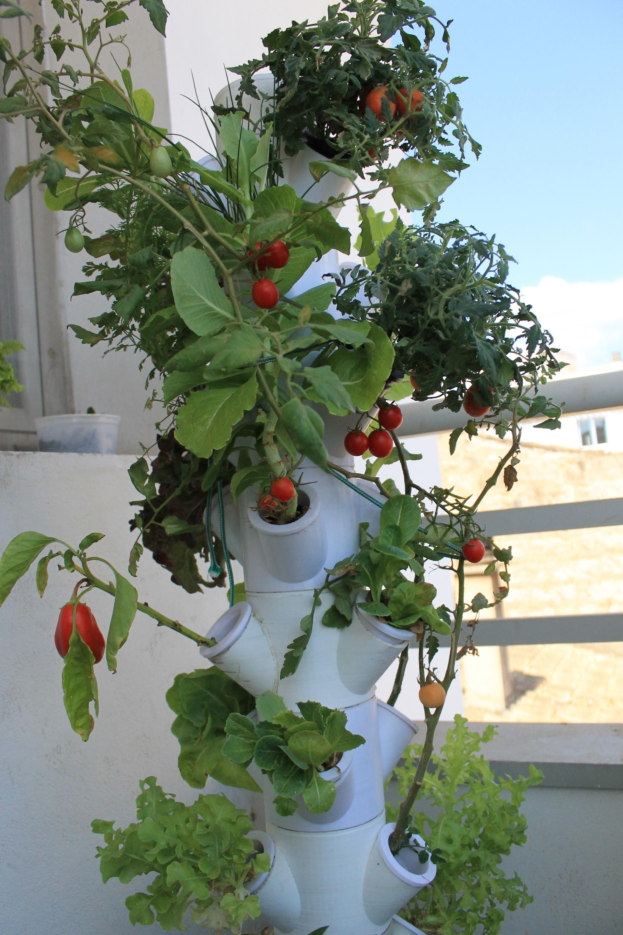 Vertical Garden Tower, Vertical Hydroponic System,tower Garden System ...