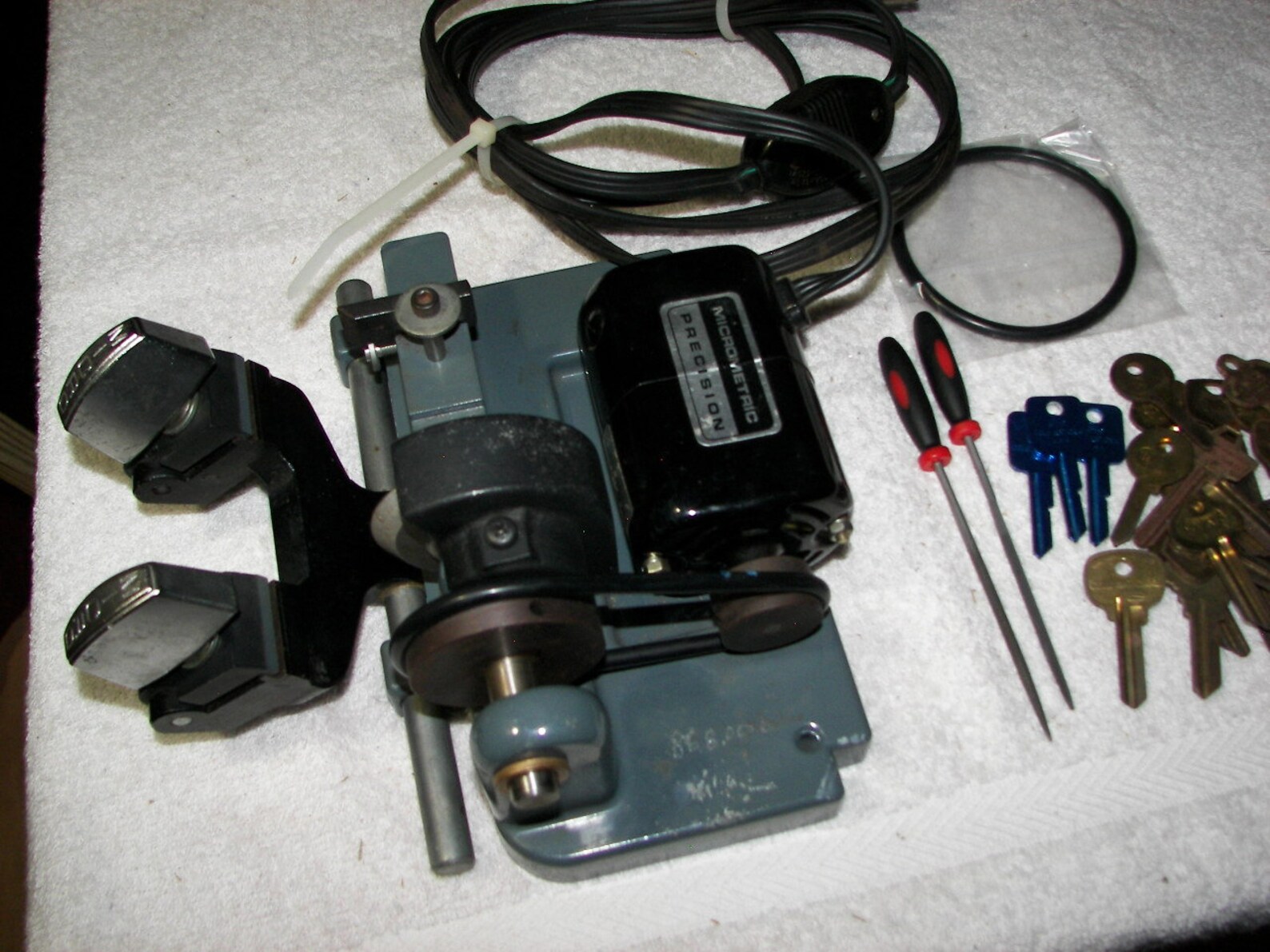 Vintage Key Cutting Machine Micrometric Precision Portable | Etsy