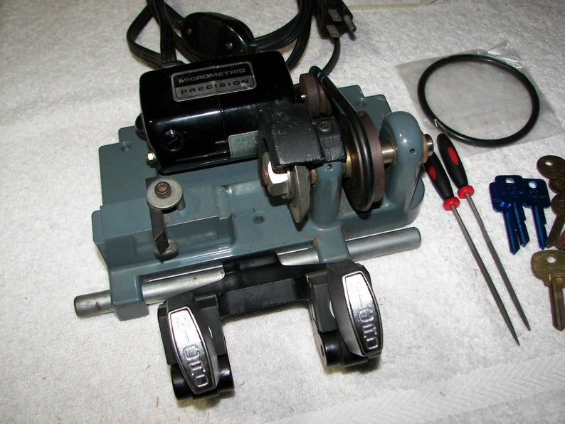 Vintage Key Cutting Machine Micrometric Precision Portable | Etsy