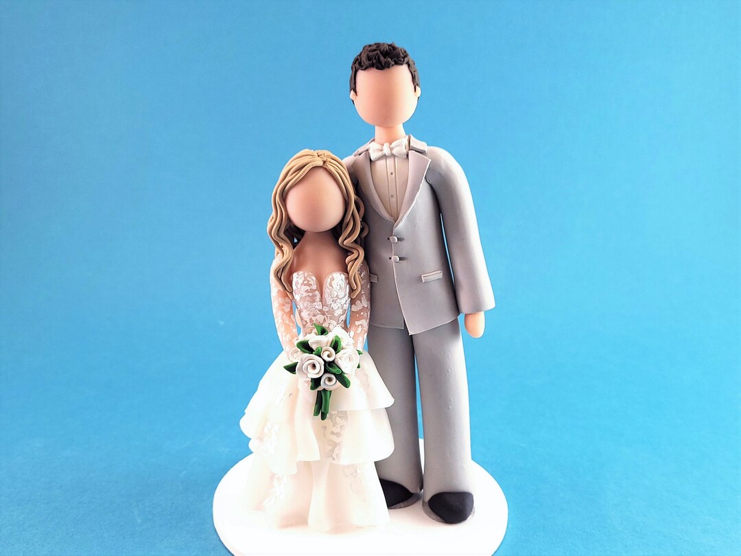 Faceless Bride & Groom Customized Wedding Cake Topper by MUDCARDS - Etsy