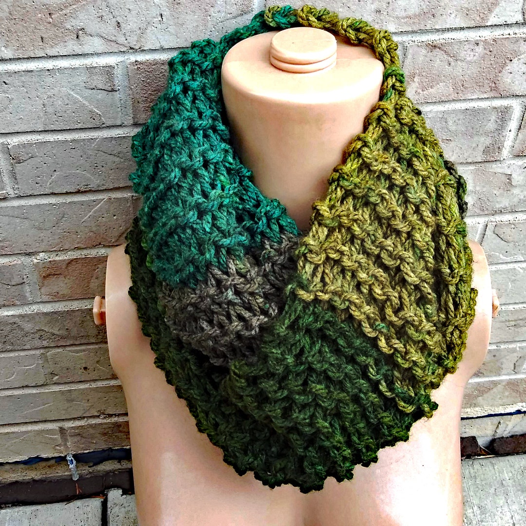 Ready to Ship Chunky Cowl in Green, Outlander Cosplay, Womens Knit ...
